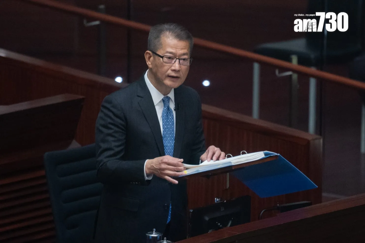 香港即時新聞網 - AM730 : 財政預算案2025懶人包｜「兩蚊兩折」乘車、公務員凍薪等詳情一文睇清